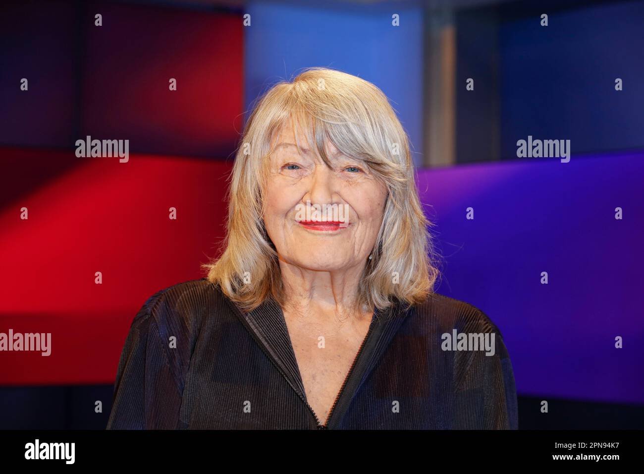 Alice Schwarzer in der ARD-Talkshow 'maischberger' im WDR Studio B ...