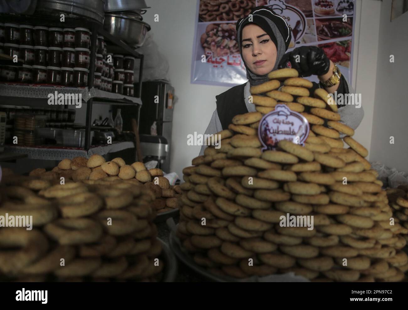Gaza City, Palestine. 17th Apr, 2023. A Palestinian woman prepares ...