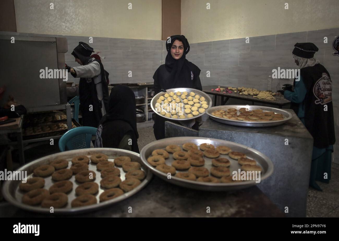 Gaza City, Palestine. 17th Apr, 2023. Palestinian women prepare ...