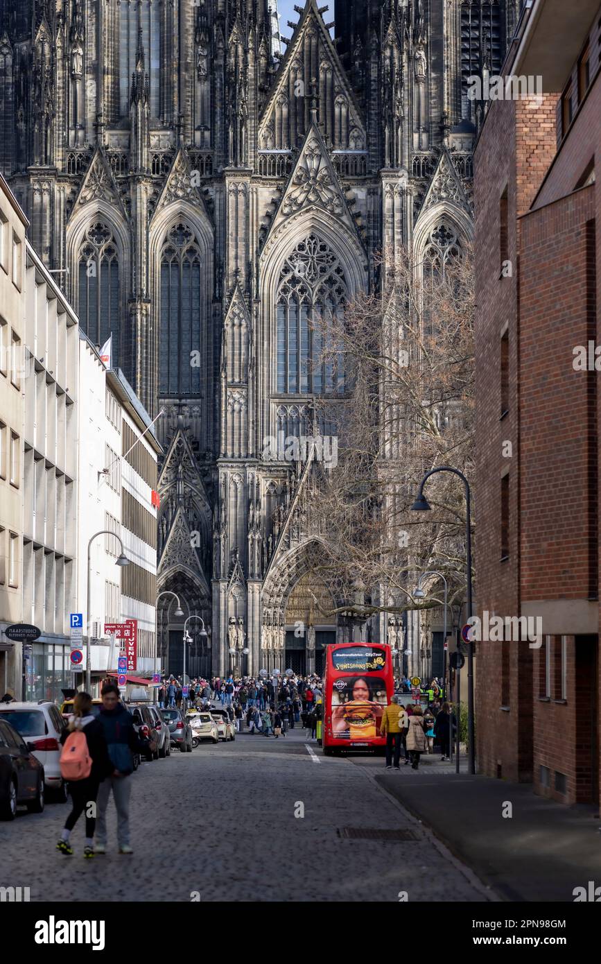 Cologne Cathedral rising above city skyline on a bright spring day ...