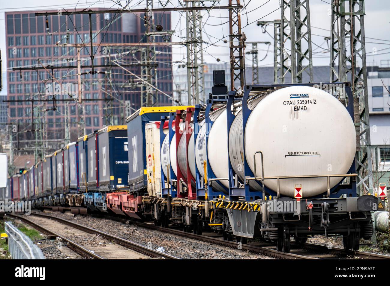 Goods train, on a track west of the main station of Frankfurt am Main ...