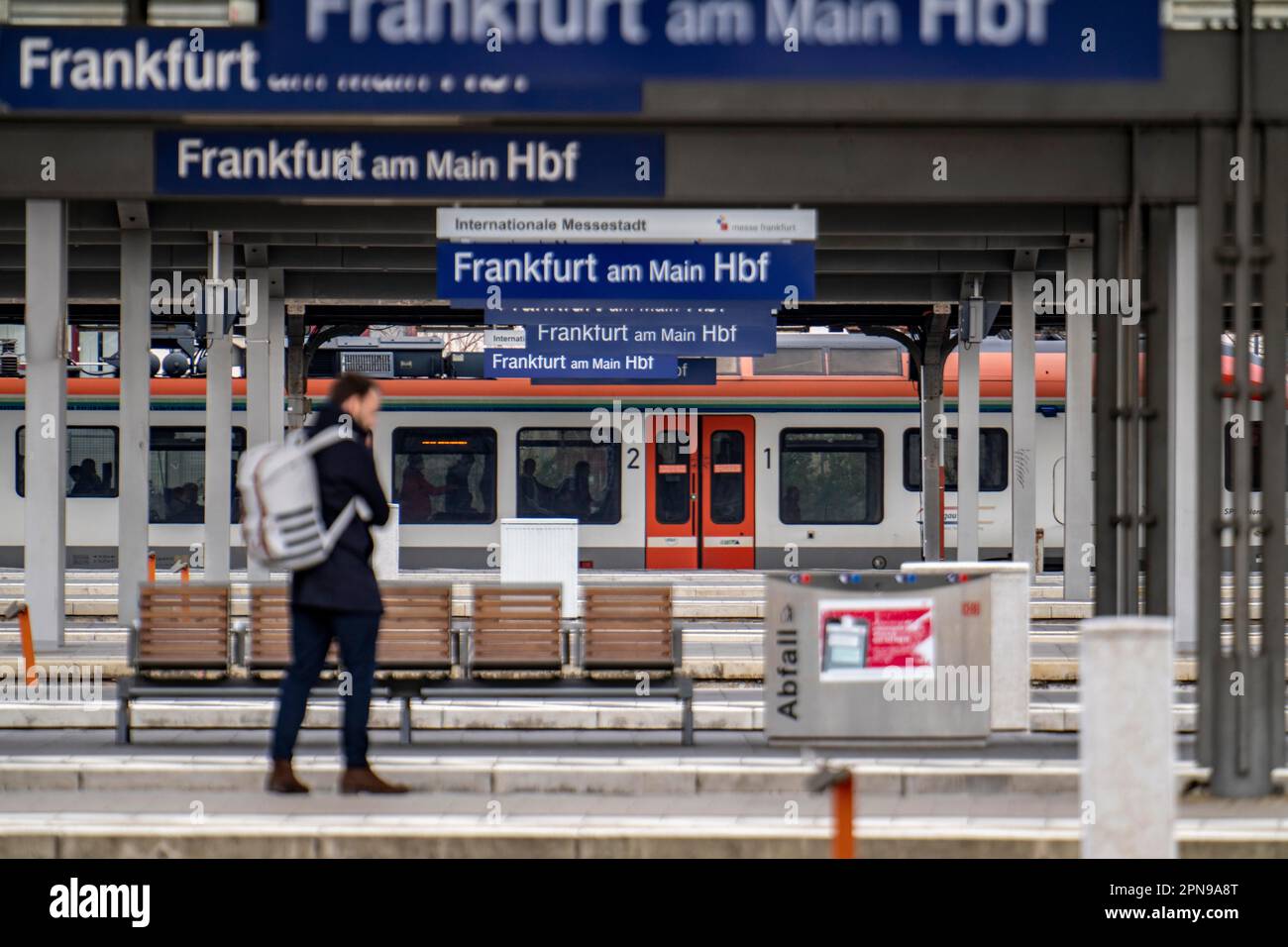 Platforms at the main station in Frankfurt am Main, Hesse, Germany ...
