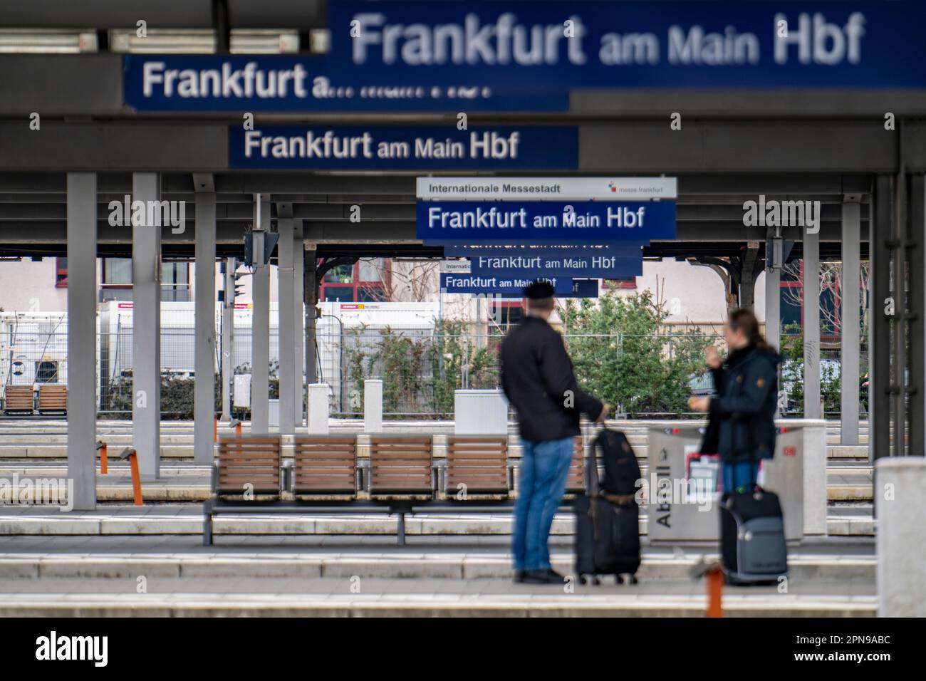 Tracks at central station hi-res stock photography and images - Alamy