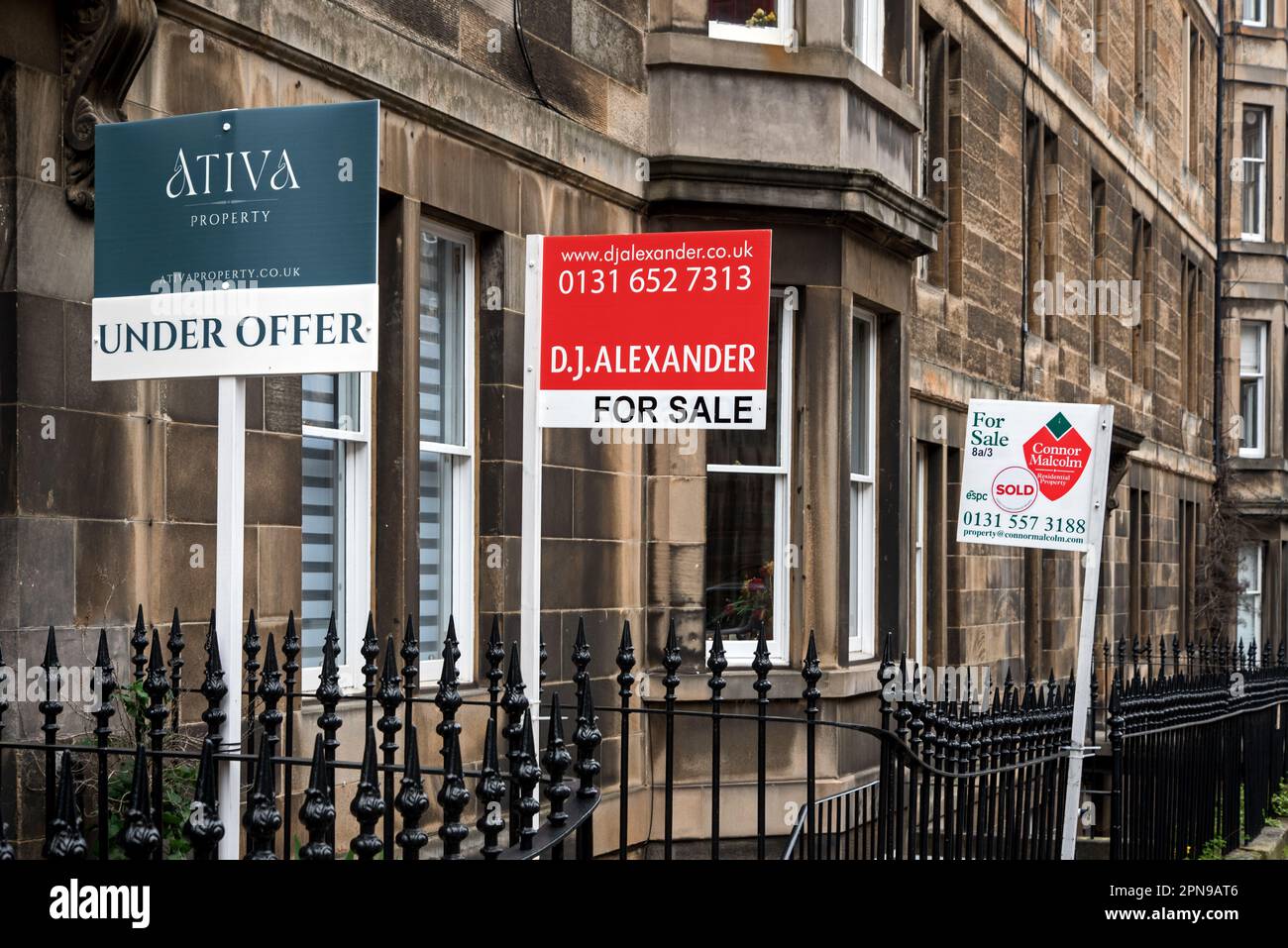 Sold signs edinburgh hi-res stock photography and images - Alamy