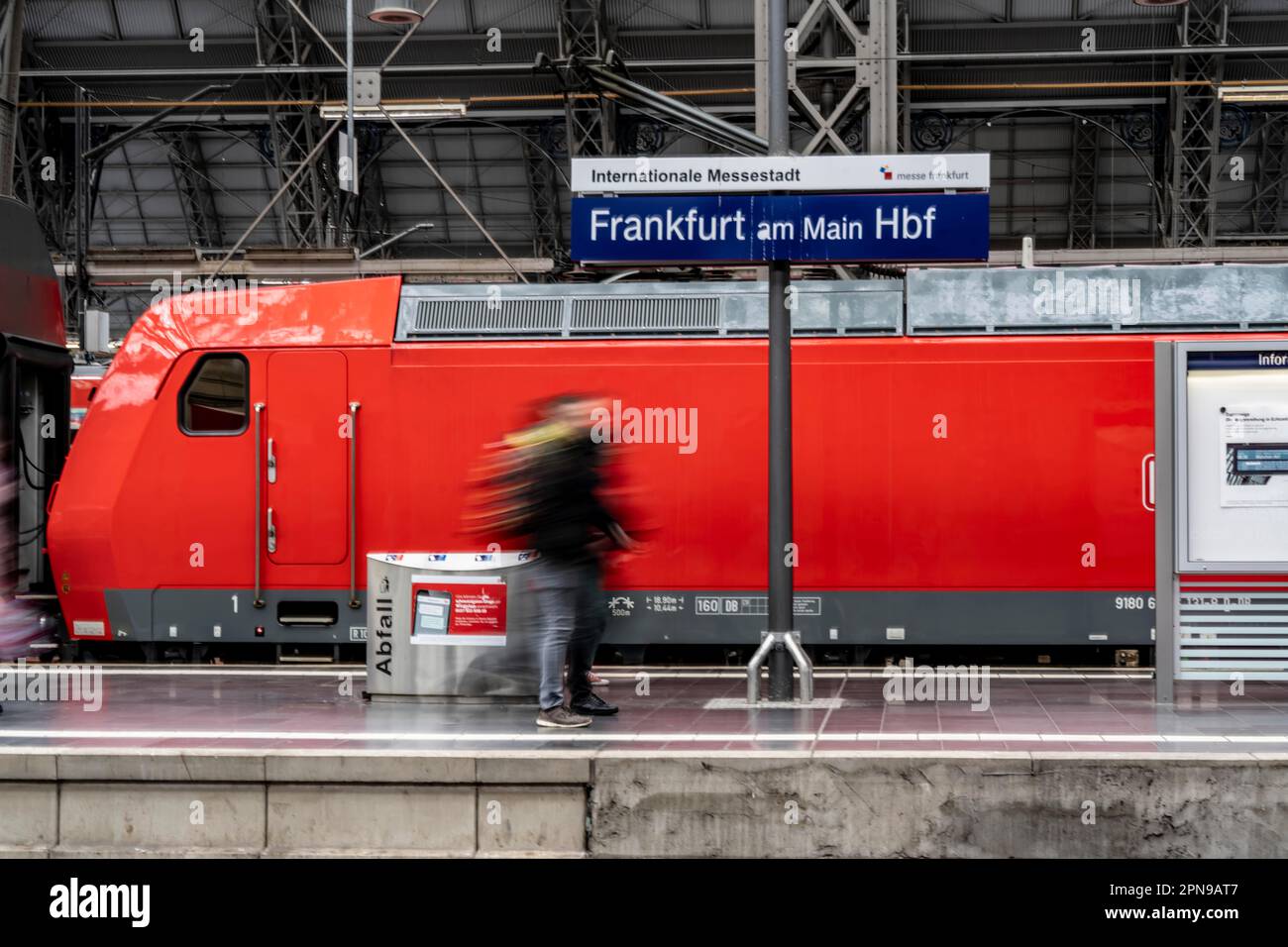 Platform at the main station in Frankfurt am Main, Hesse, Germany Stock ...