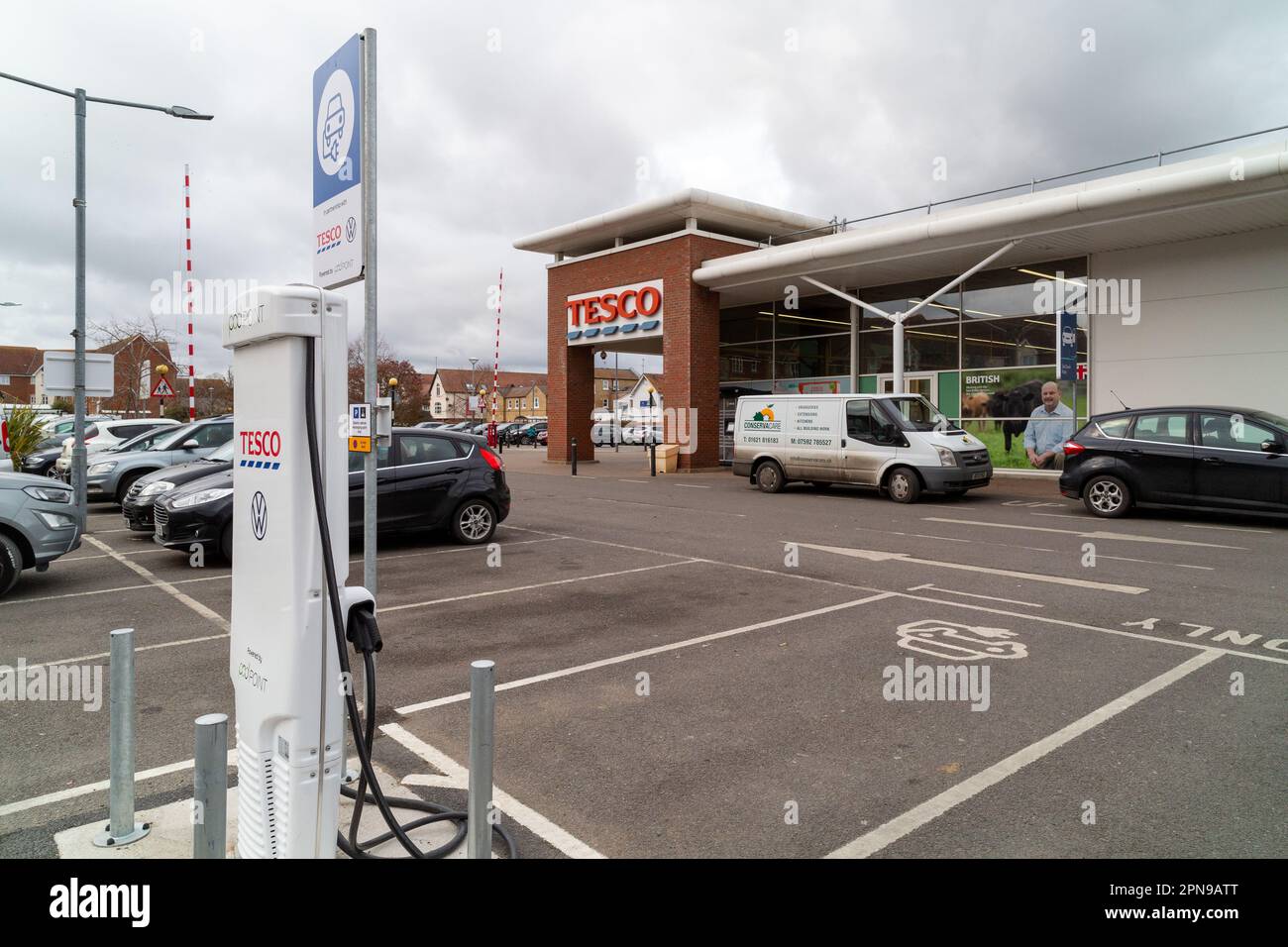 Podpoint ev hi-res stock photography and images - Alamy