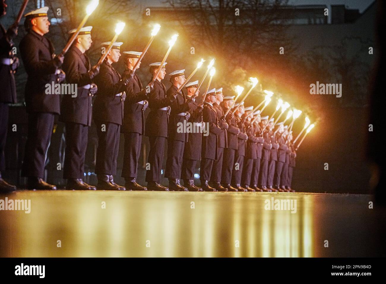 Berlin, Germany. 17th Apr, 2023. Soldiers of the Guard Battalion stand ...