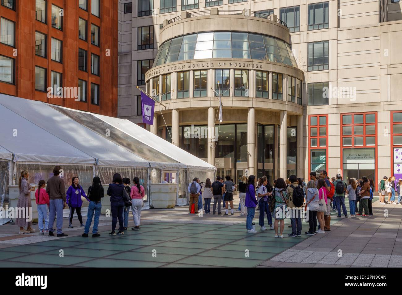 Prospective students taking tours of New York University aka NYU ...