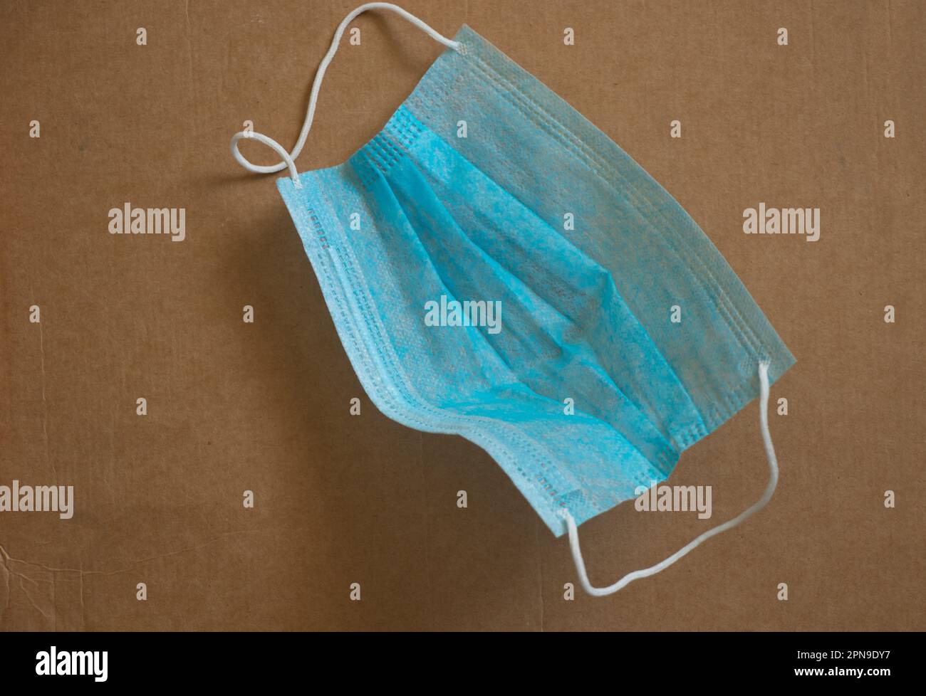 Doctor paper mask hi-res stock photography and images - Alamy