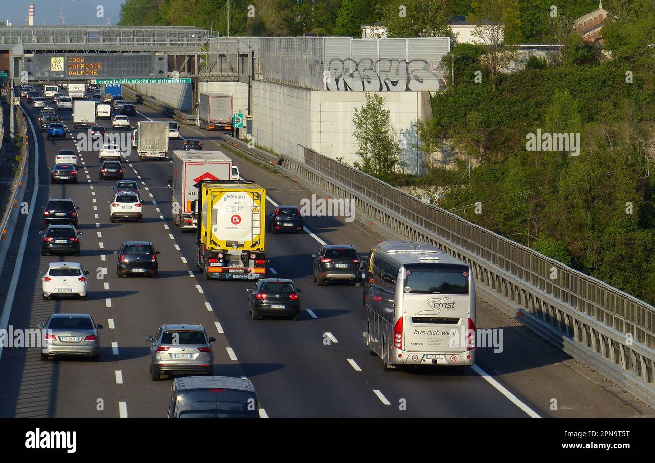 Every day on the A4 motorway in certain time slots queues and slowdowns ...