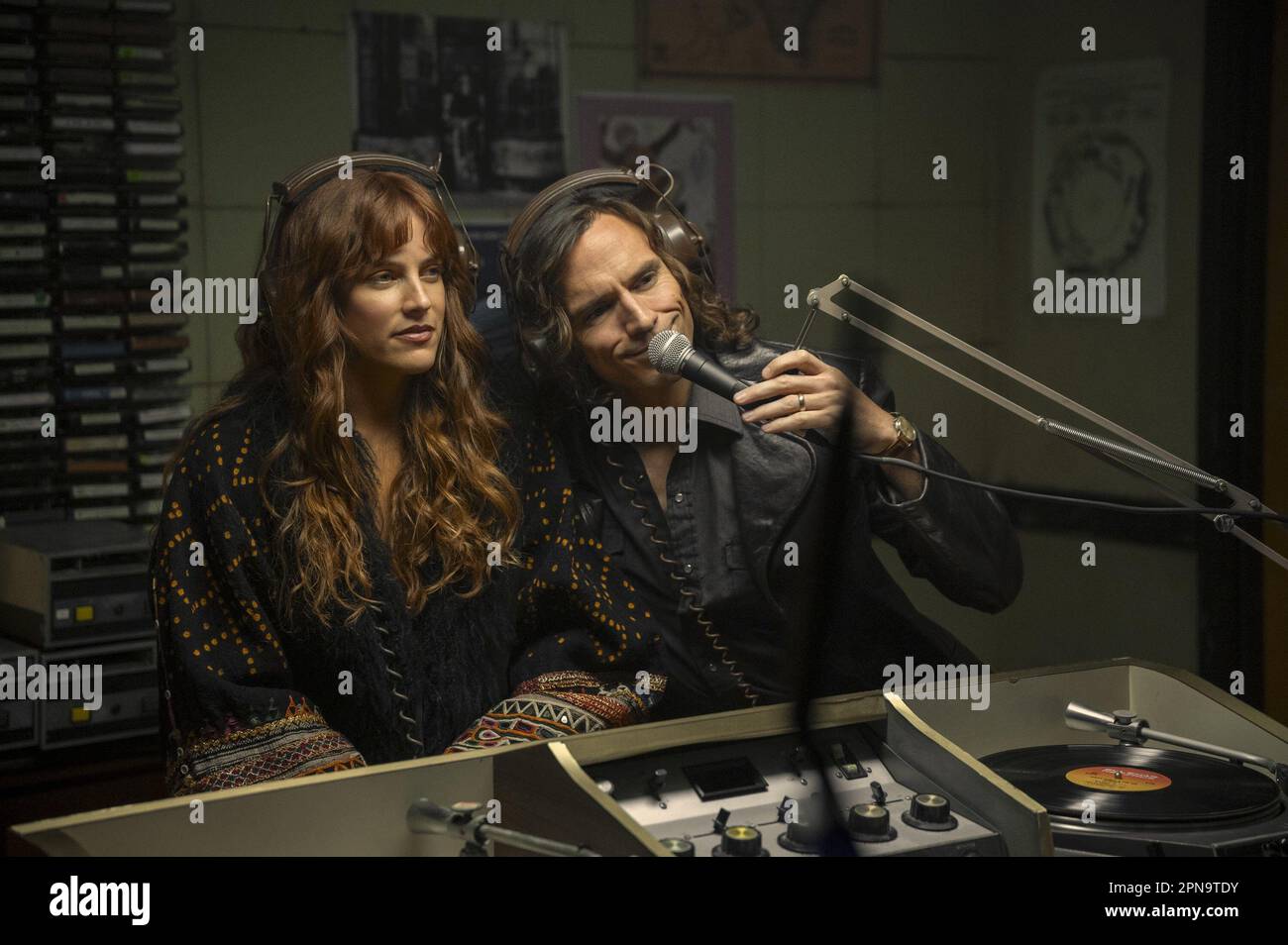 DAISY JONES & THE SIX, (aka DAISY JONES AND THE SIX), from left: Riley ...