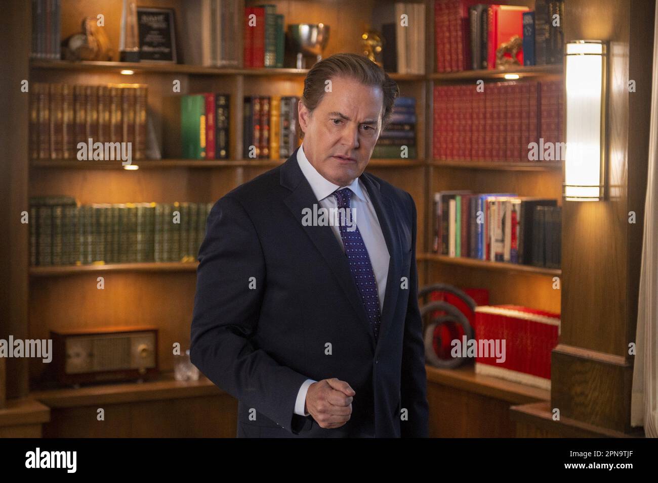 LUCKY HANK, Kyle MacLachlan, The Goose Boxer', (Season 1, ep. 104 ...