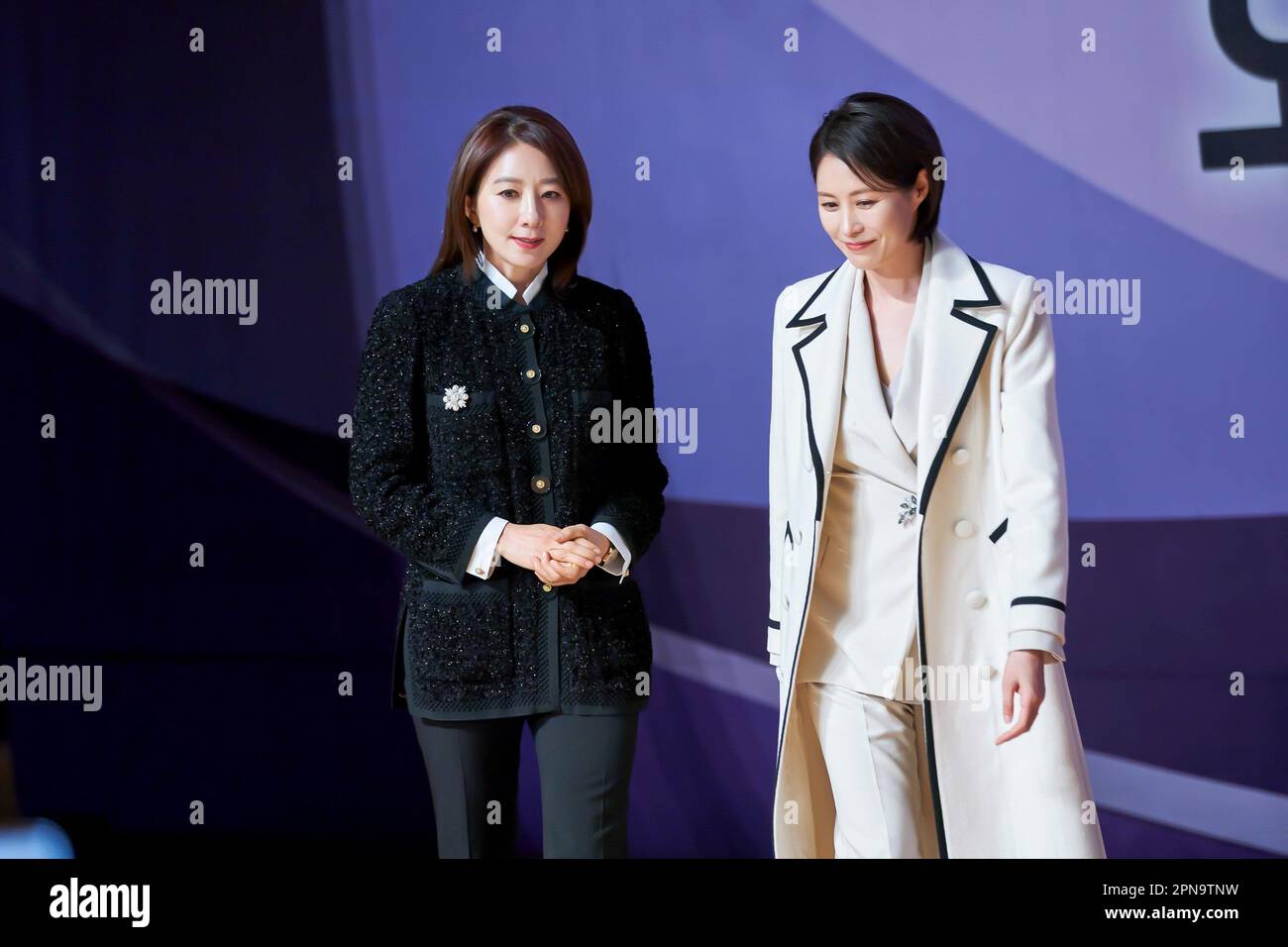 QUEENMAKER, (aka KWINMEIKEO), from left: KIM Hee-ae, MOON Sori, (Season 1, ep. 101, aired April ...