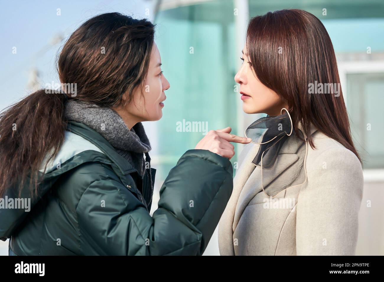 QUEENMAKER, (aka KWINMEIKEO),from left: MOON Sori, KIM Hee-ae, (Season ...