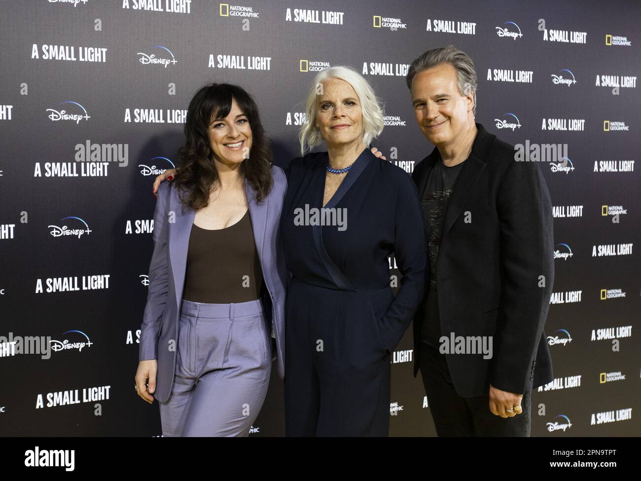 AMSTERDAM - ASL Director Susanna Fogel, showrunners Joan Rater and Tony ...