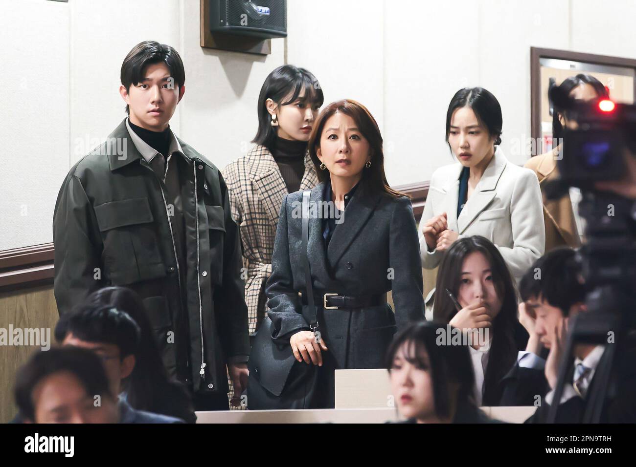QUEENMAKER, (aka KWINMEIKEO), KIM Hee-ae (center), (Season 1, ep. 107 ...