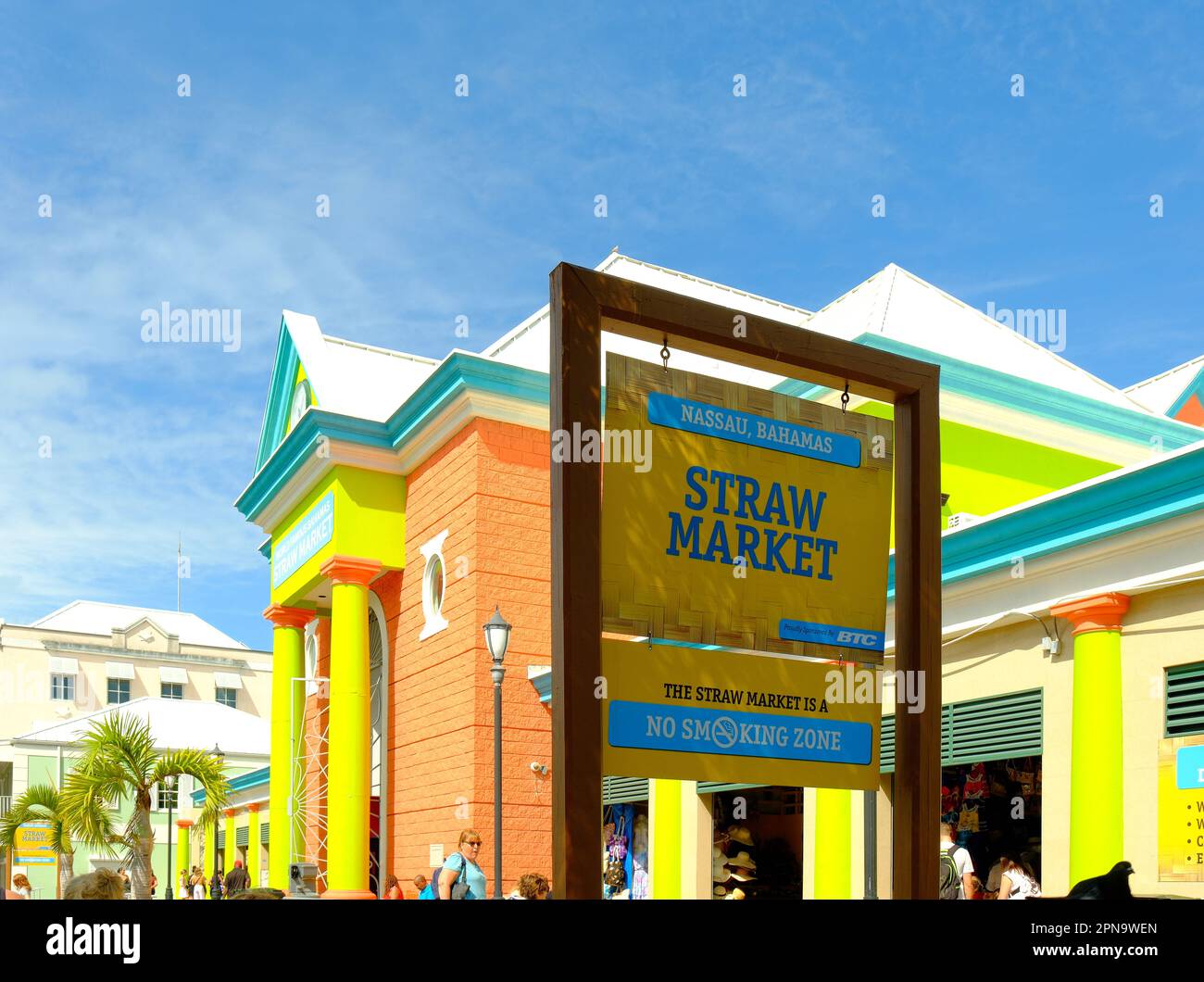 Nassau straw market hi-res stock photography and images - Alamy