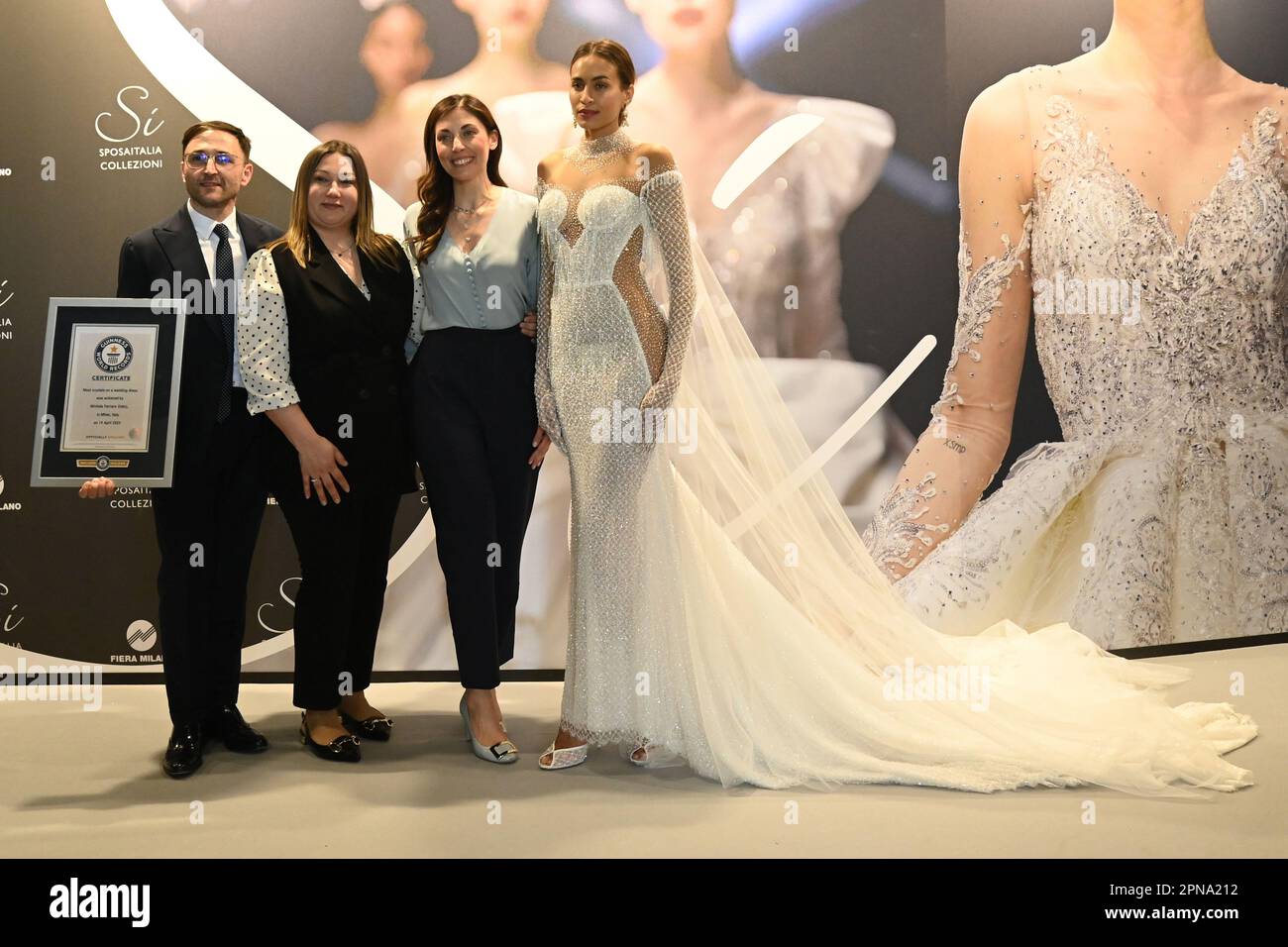 Guinness World Record Wedding Wedding Dress With More Than 50,000