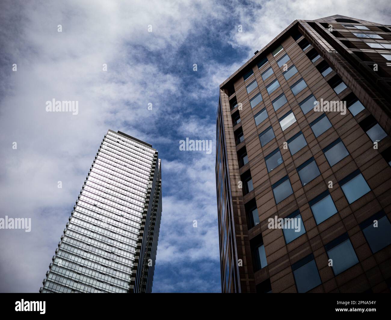 Two tall buildings hi-res stock photography and images - Alamy