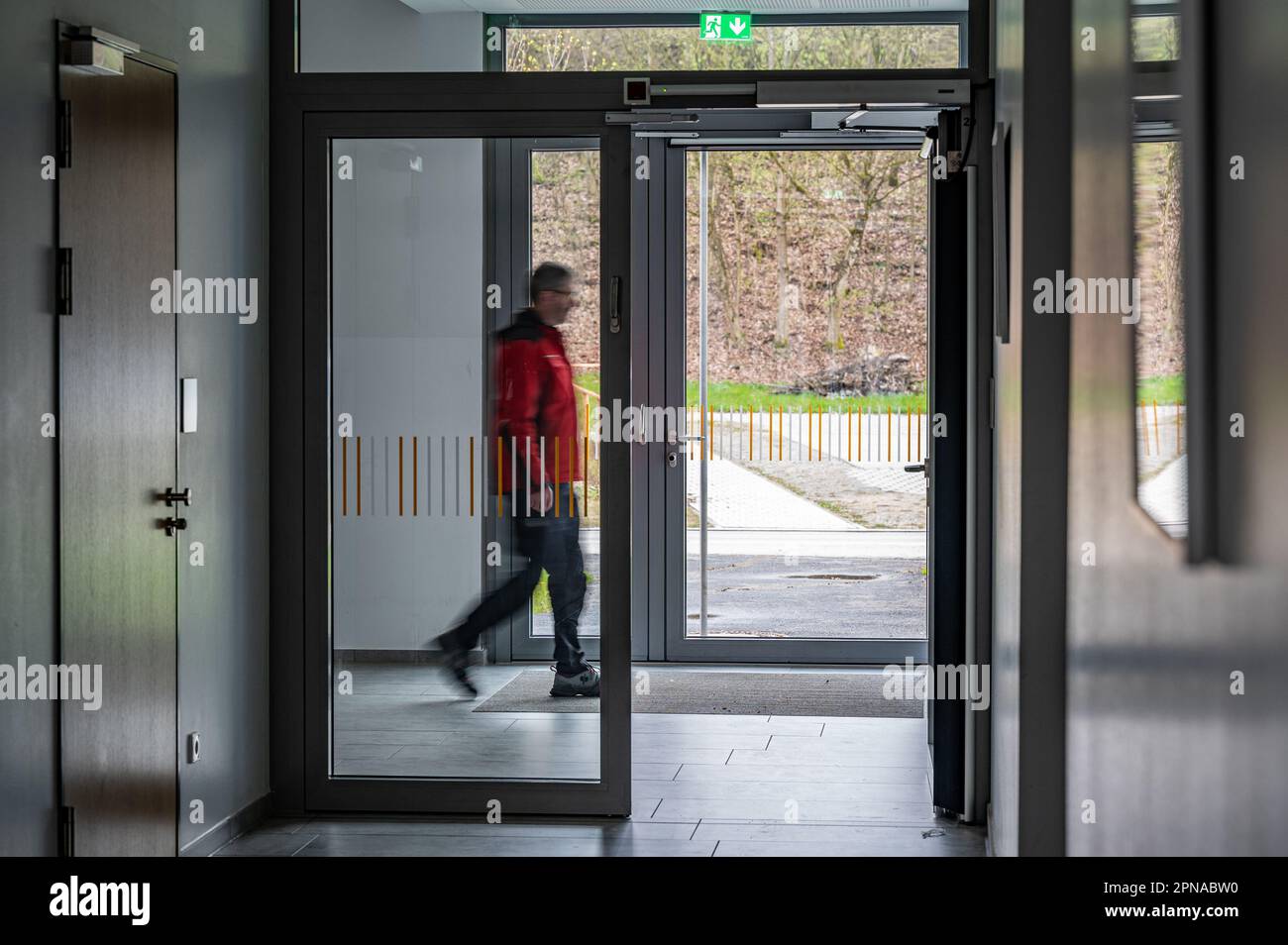 Automatic door disabled access hi-res stock photography and images - Alamy