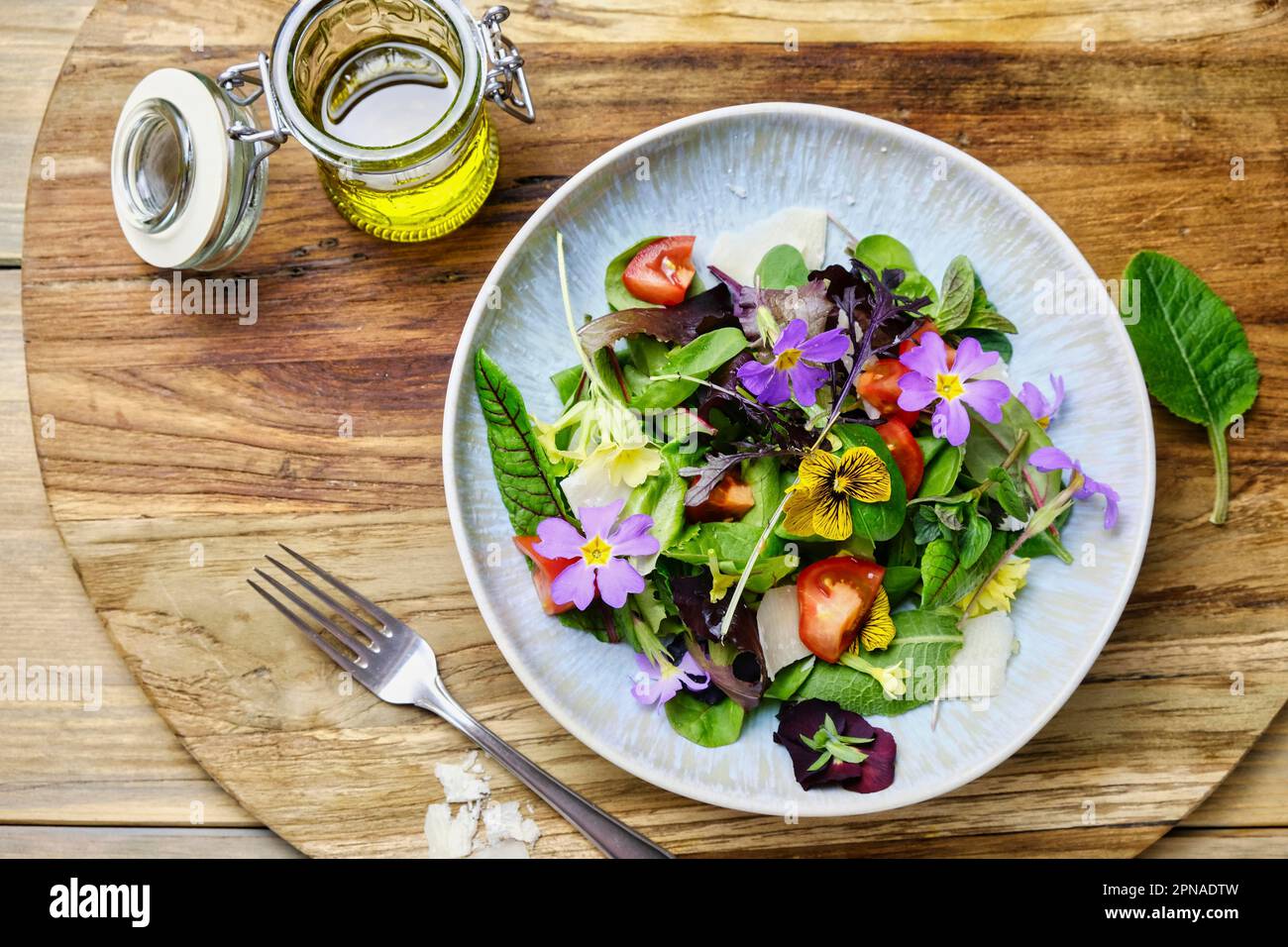 Spring plate hi-res stock photography and images - Alamy