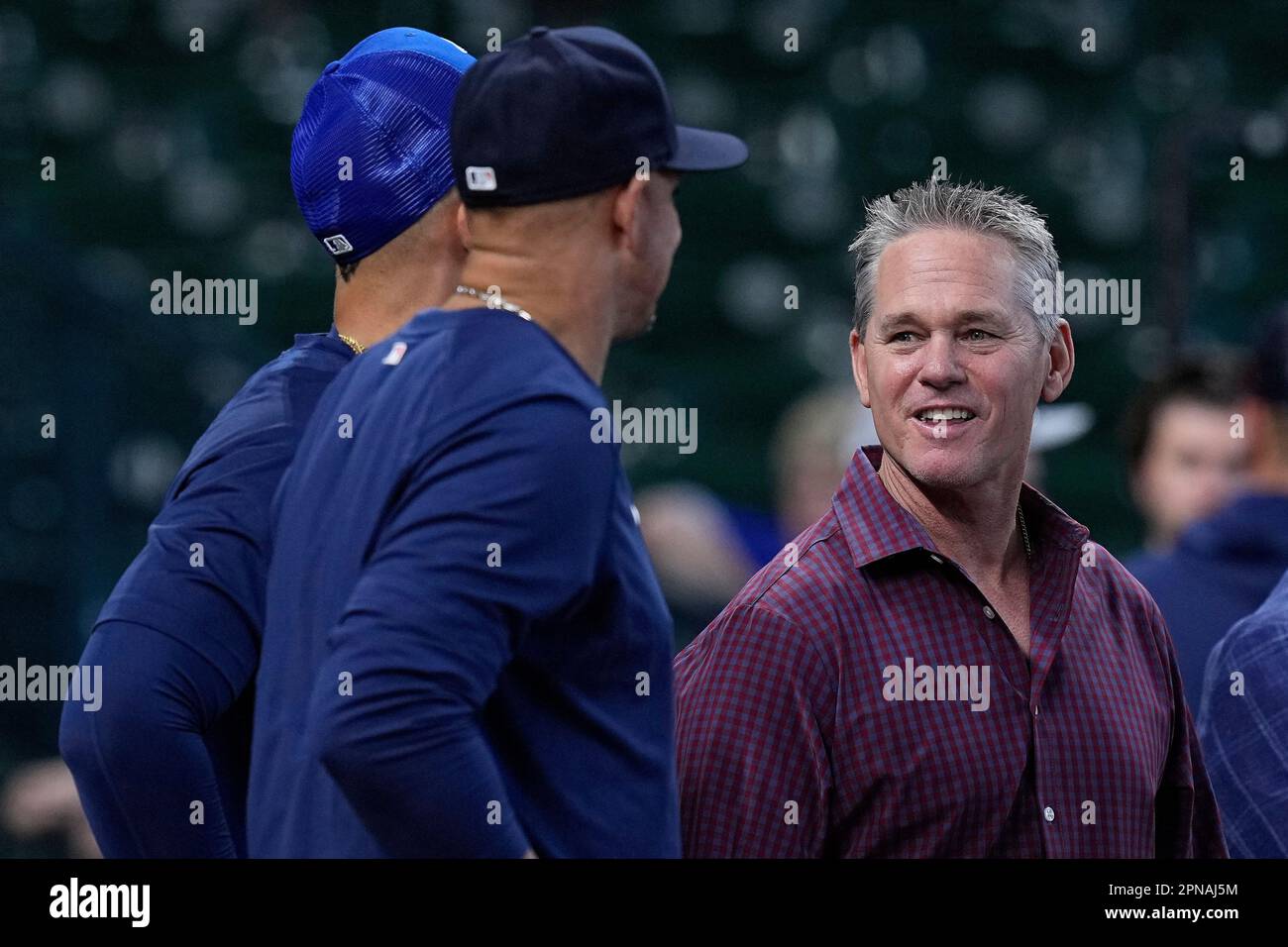 Hall of Famer Craig Biggio, right, talks with Toronto Blue Jays right ...