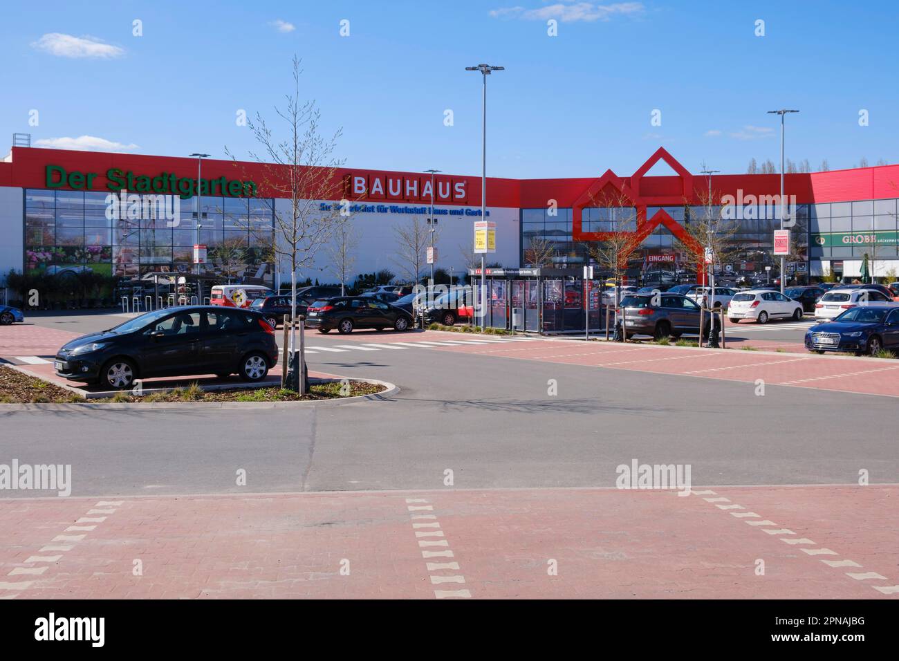 Bauhaus DIY store with car park, Aplerbeck, Dortmund, North Rhine ...