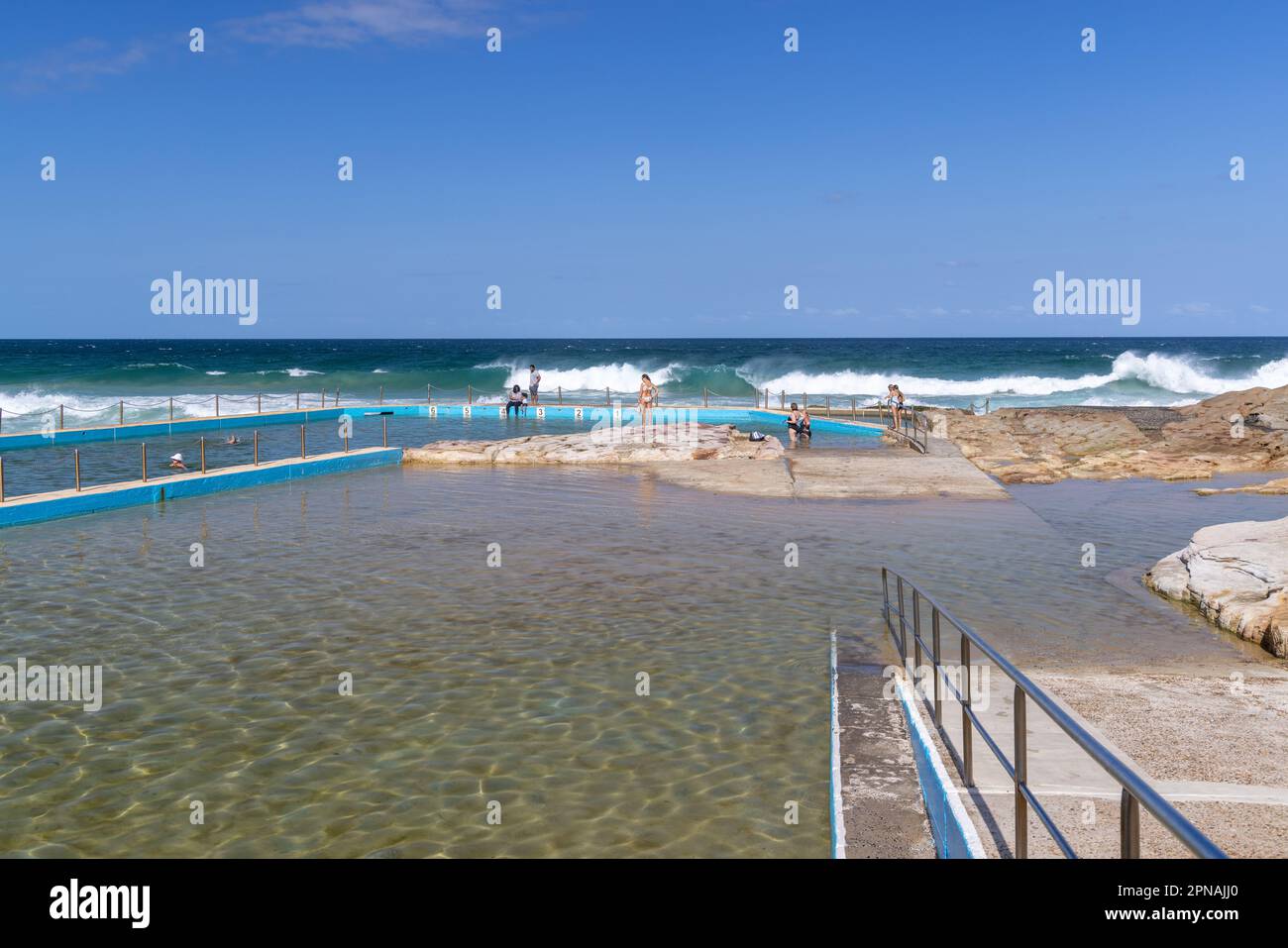 South curl curl pools hi-res stock photography and images - Alamy