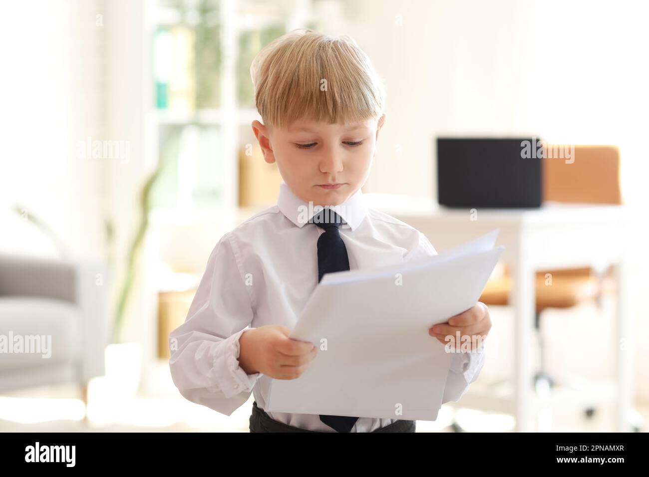 Office paperwork funny hi-res stock photography and images - Alamy