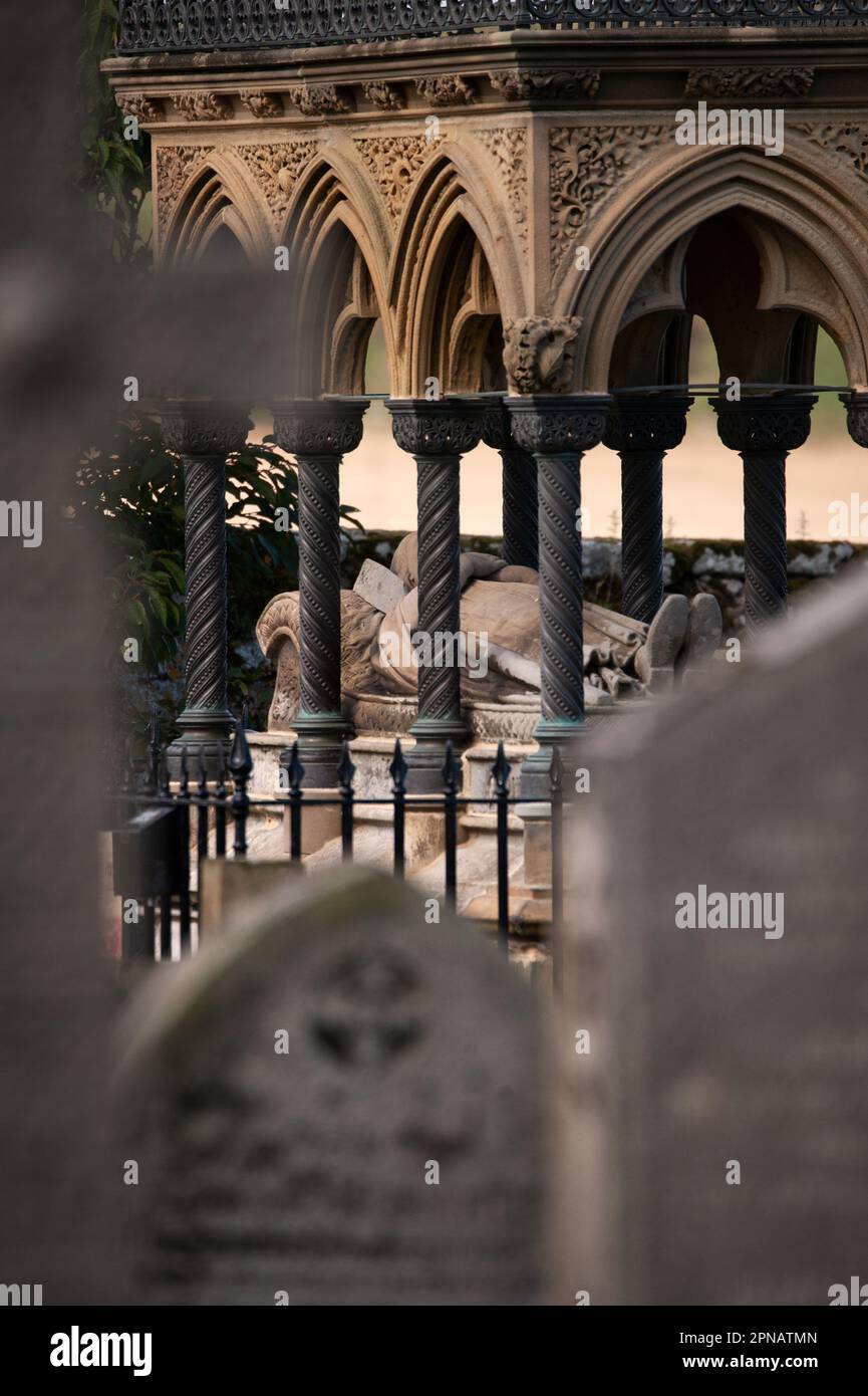 Grace Darlings Tomb outside St Aidans Church, Bamburgh, Northumberland ...