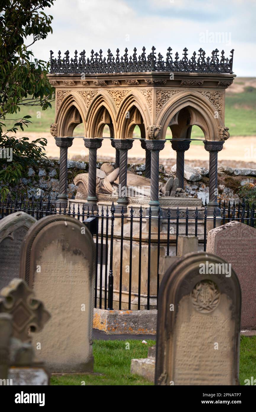 Grace Darlings Tomb outside St Aidans Church, Bamburgh, Northumberland ...
