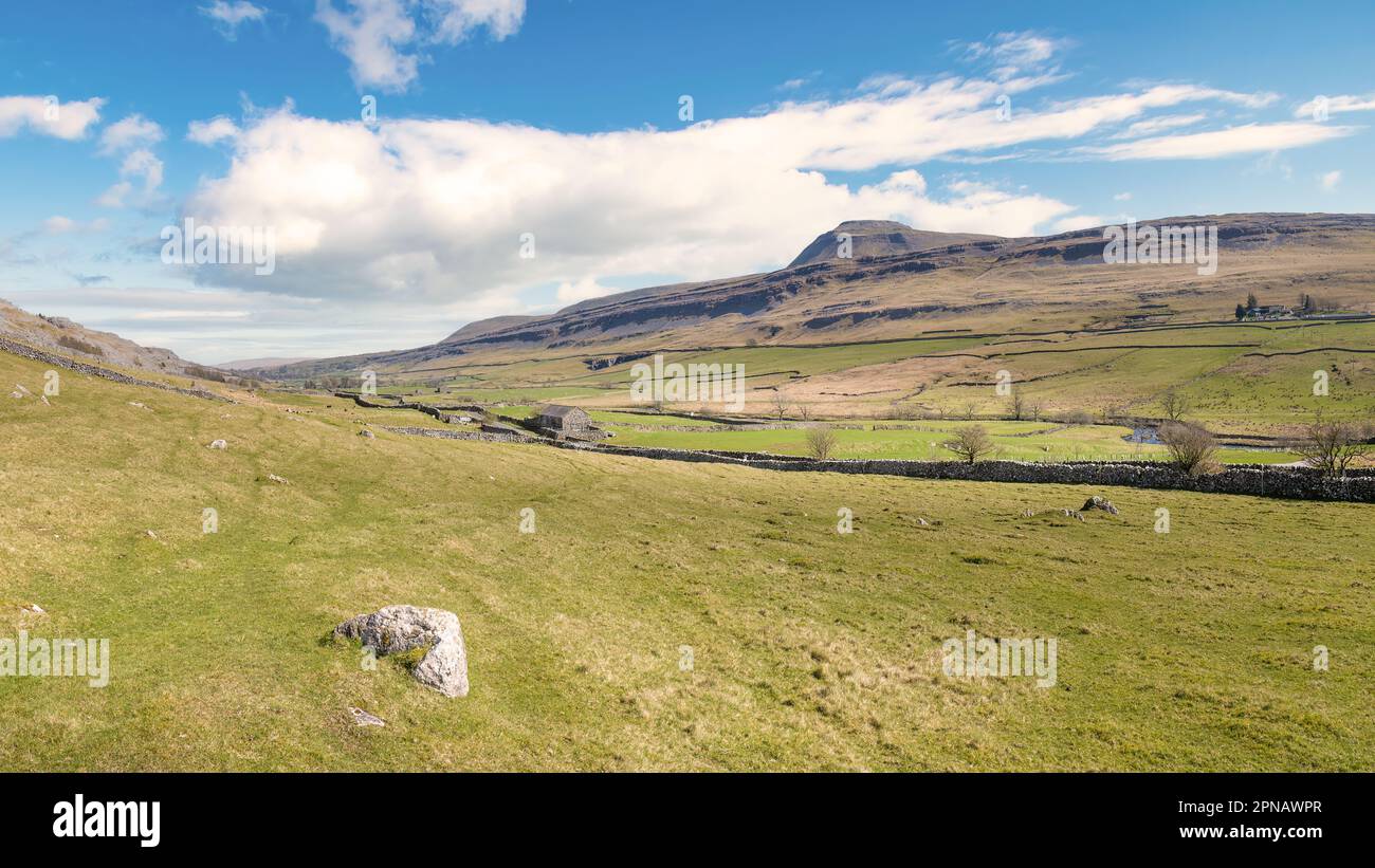 A tranquil scene from the Yorkshire Dales National Park, England Stock ...