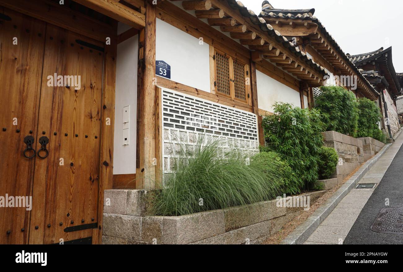 Joseon dynasty korean architecture hi-res stock photography and images ...