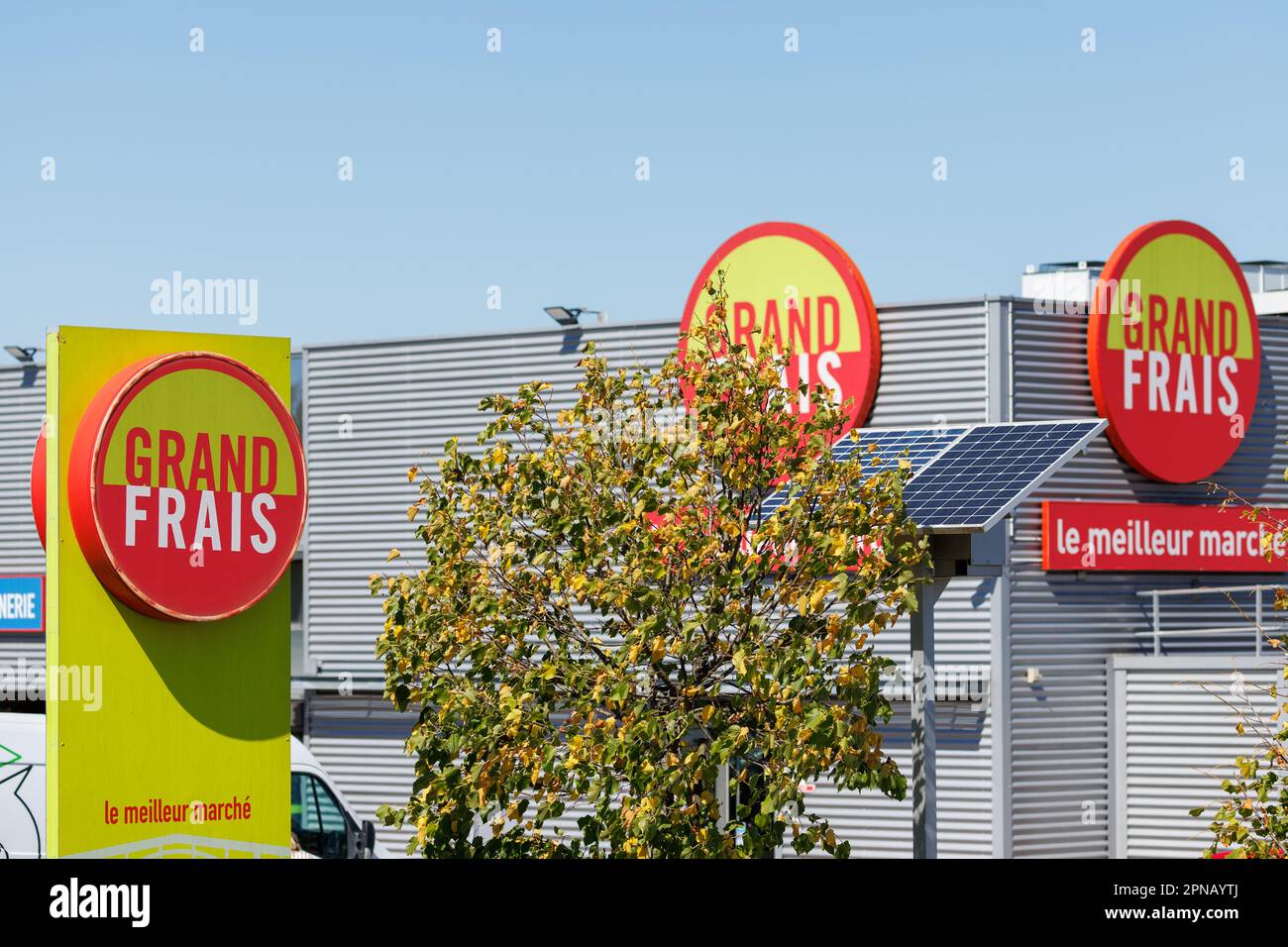 Logo frais hi-res stock photography and images - Alamy