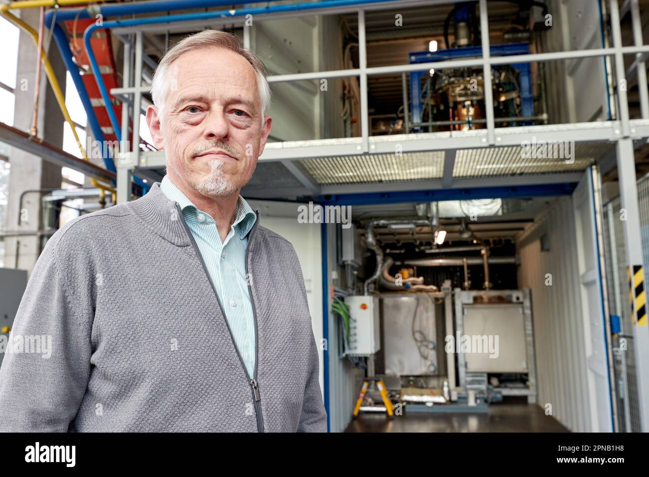PRODUCTION - 05 April 2023, Hamburg: Thomas Willner, process engineer ...