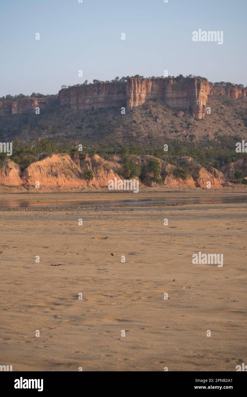 Chilojo cliffs gonarezhou zimbabwe hi-res stock photography and images ...