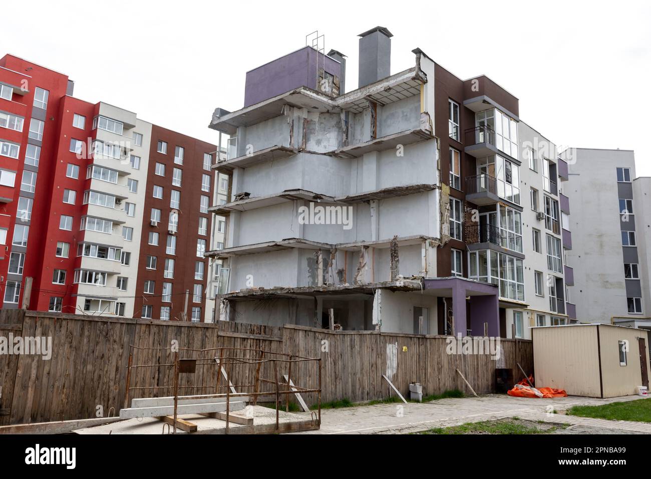 Bucha, Ukraine. 17th Apr, 2023. A residential building, heavily ...