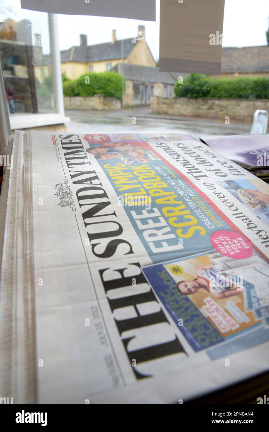 Scrapbook newspaper hi-res stock photography and images - Alamy