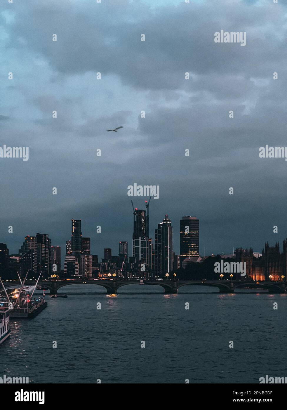 Urban nightime london hi-res stock photography and images - Alamy