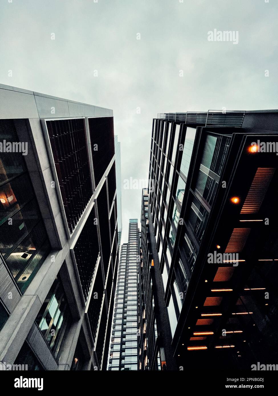Urban nightime london hi-res stock photography and images - Alamy