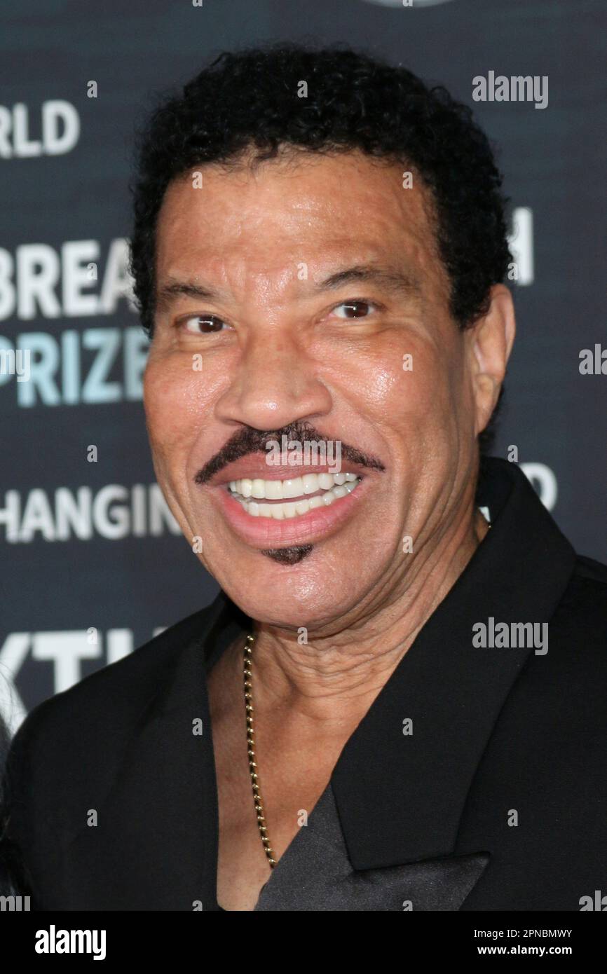 LOS ANGELES - APR 15: Lionel Ritchie at the 9th Breakthrough Prize ...