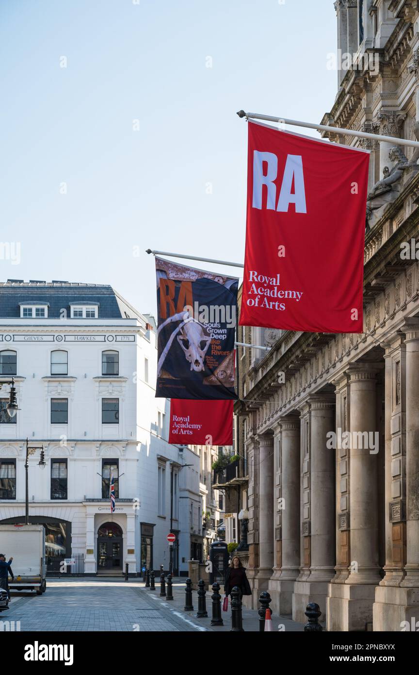 Exterior facade of the Royal Academy of Arts on Burlington Gardens ...