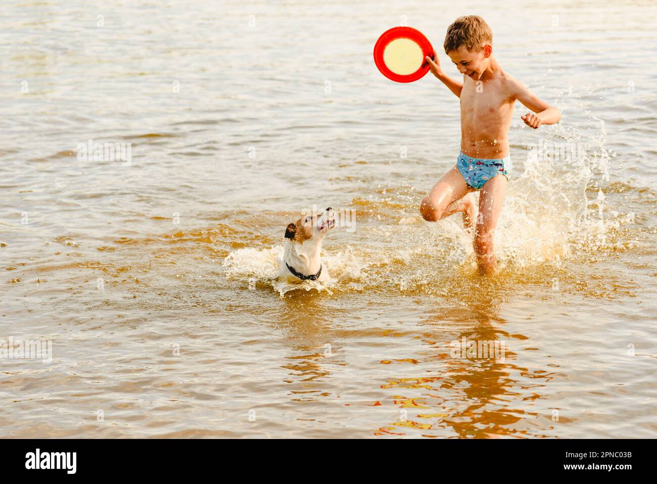 Water disc hi-res stock photography and images - Alamy