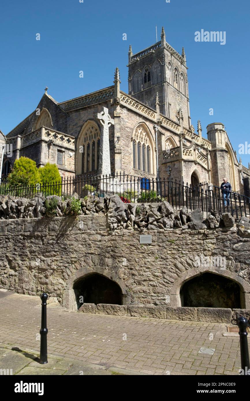 Around the Somerset village of Axbridge. Church of St John the Baptist ...