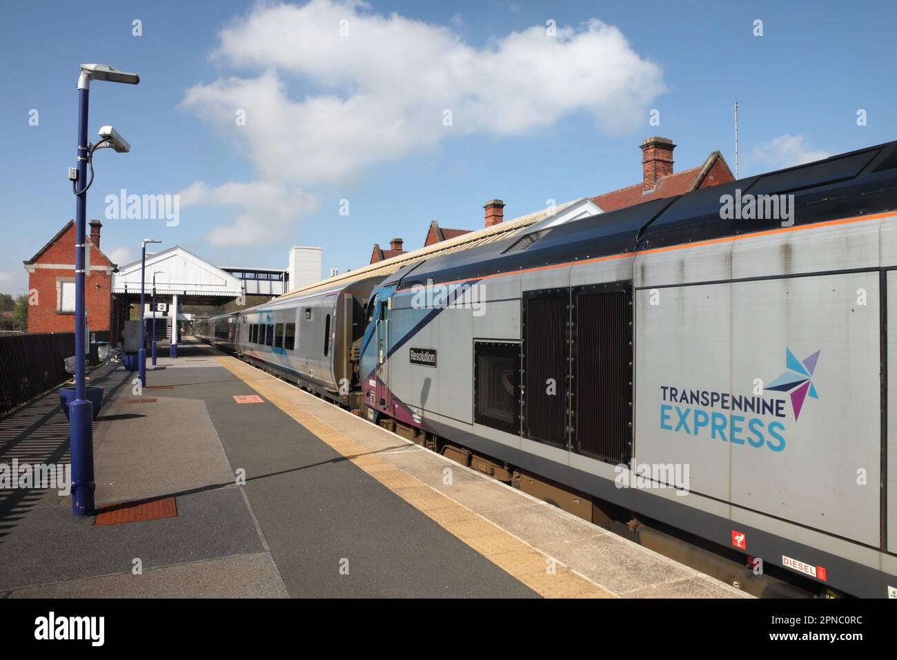 First Transpennine Express Class 68 loco 68022 propels the 5B73 0926 ...
