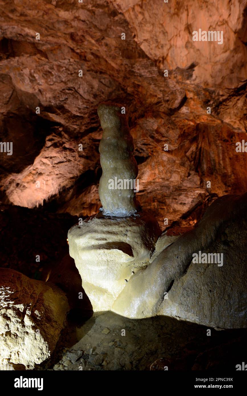 The Bossea cave was the first Italian tourist cave, opened to the ...