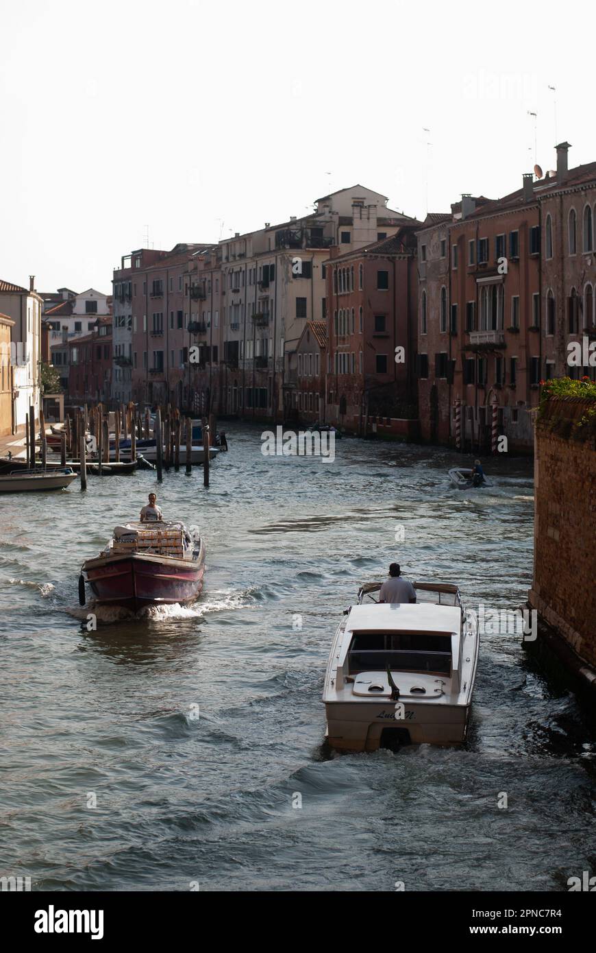 Water under buildings hi-res stock photography and images - Alamy
