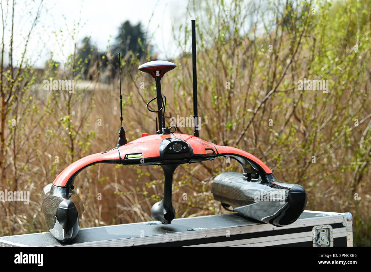 Aseleben, Germany. 18th Apr, 2023. The Sonobot floating drone can ...