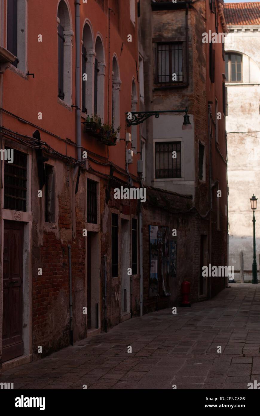 Red small buildings hi-res stock photography and images - Alamy