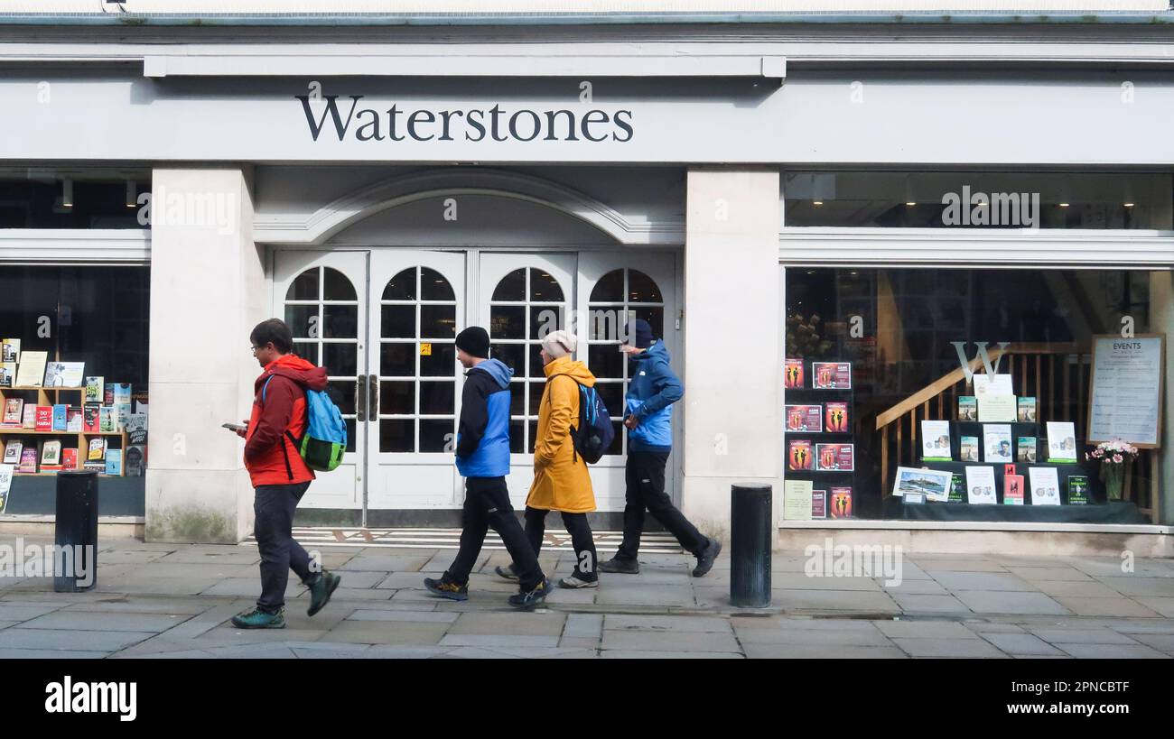 Shops in salisbury high street hi-res stock photography and images - Alamy